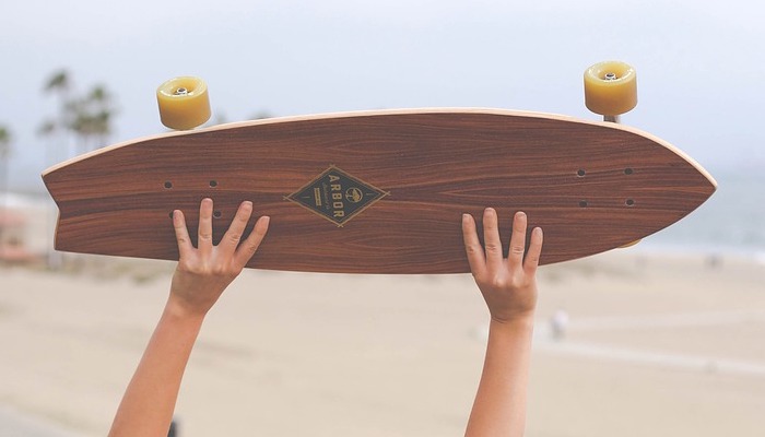 6 Best Electric Longboards [ 2020 Reviews ] – MyProScooter